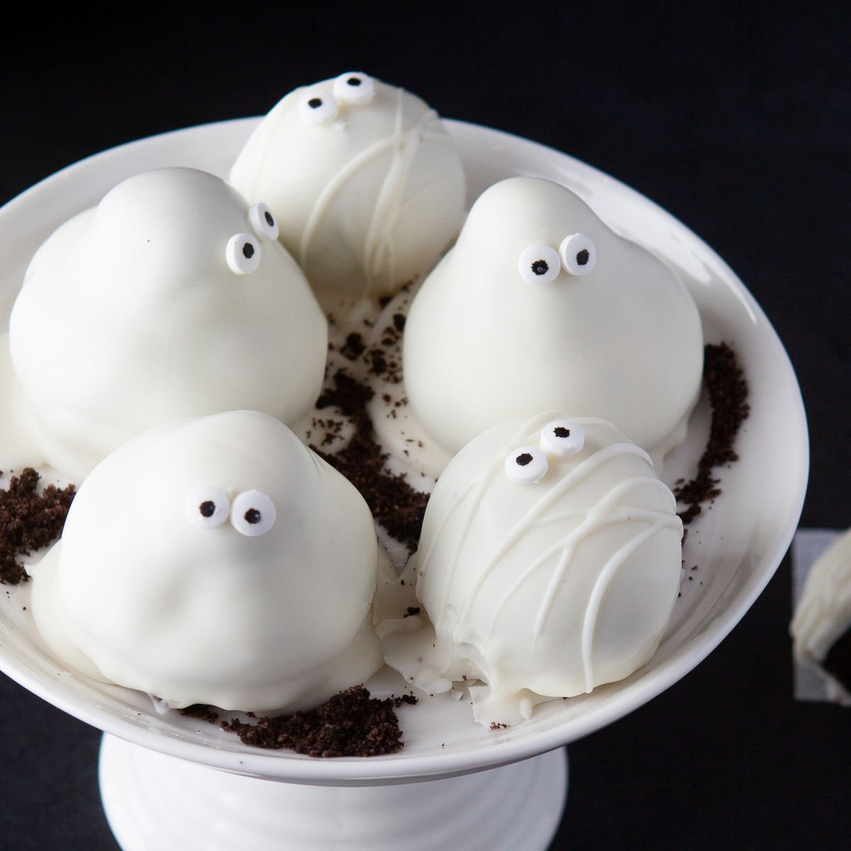 Ghost and Mummy Oreo Balls (Easy Halloween Treat!) | Glorious Treats