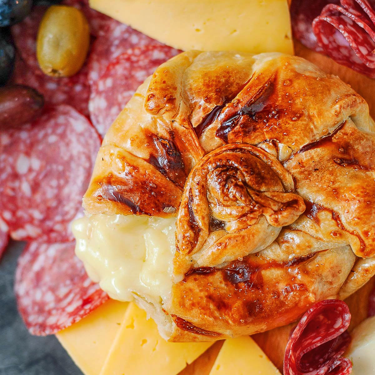 Honey Baked Brie In Puff Pastry Glorious Treats